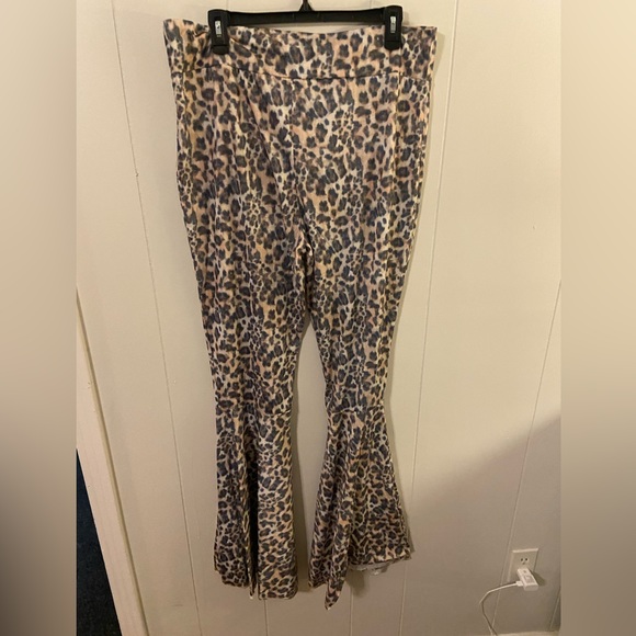 Grace & Emma | Pants & Jumpsuits | Grace Emma Womans Xl Leopard Print ...